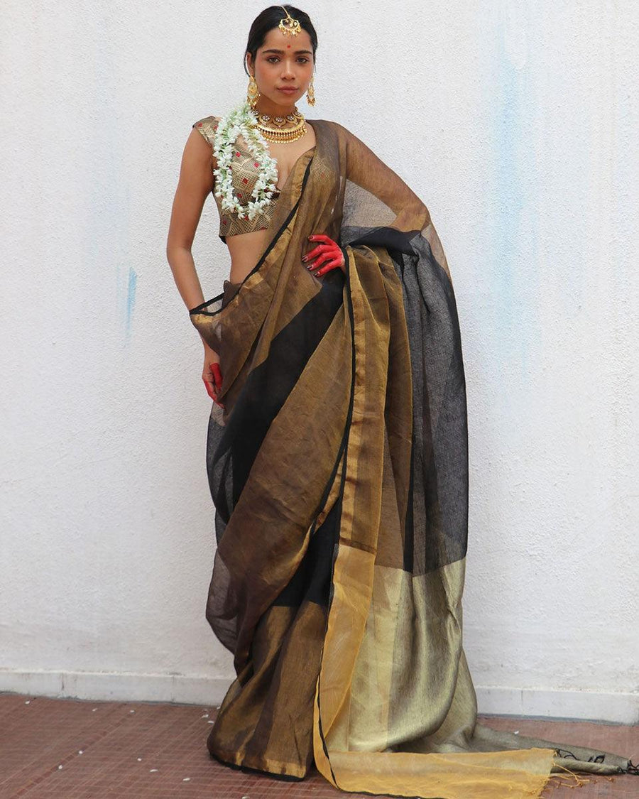 Buy Urvashi Handwoven Linen Zari Saree | Chidiyaa